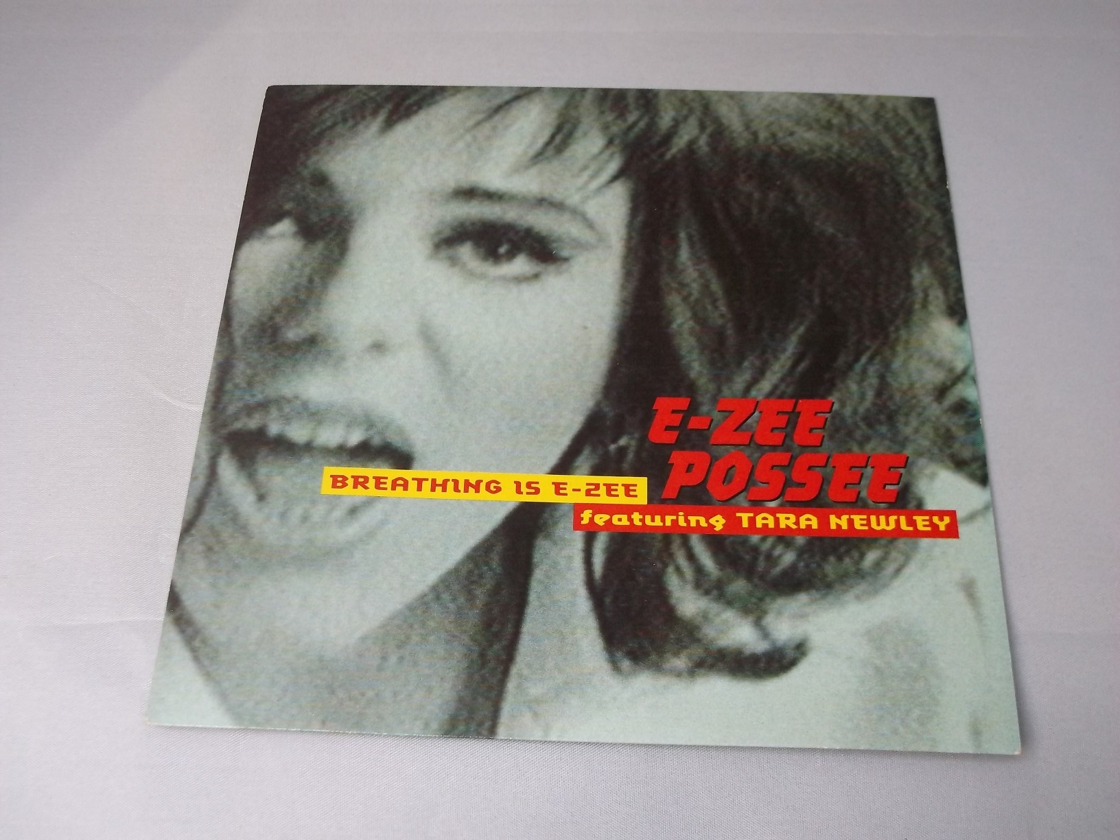 E-Zee Possee: Breathing Is E-Zee EX+ 7"